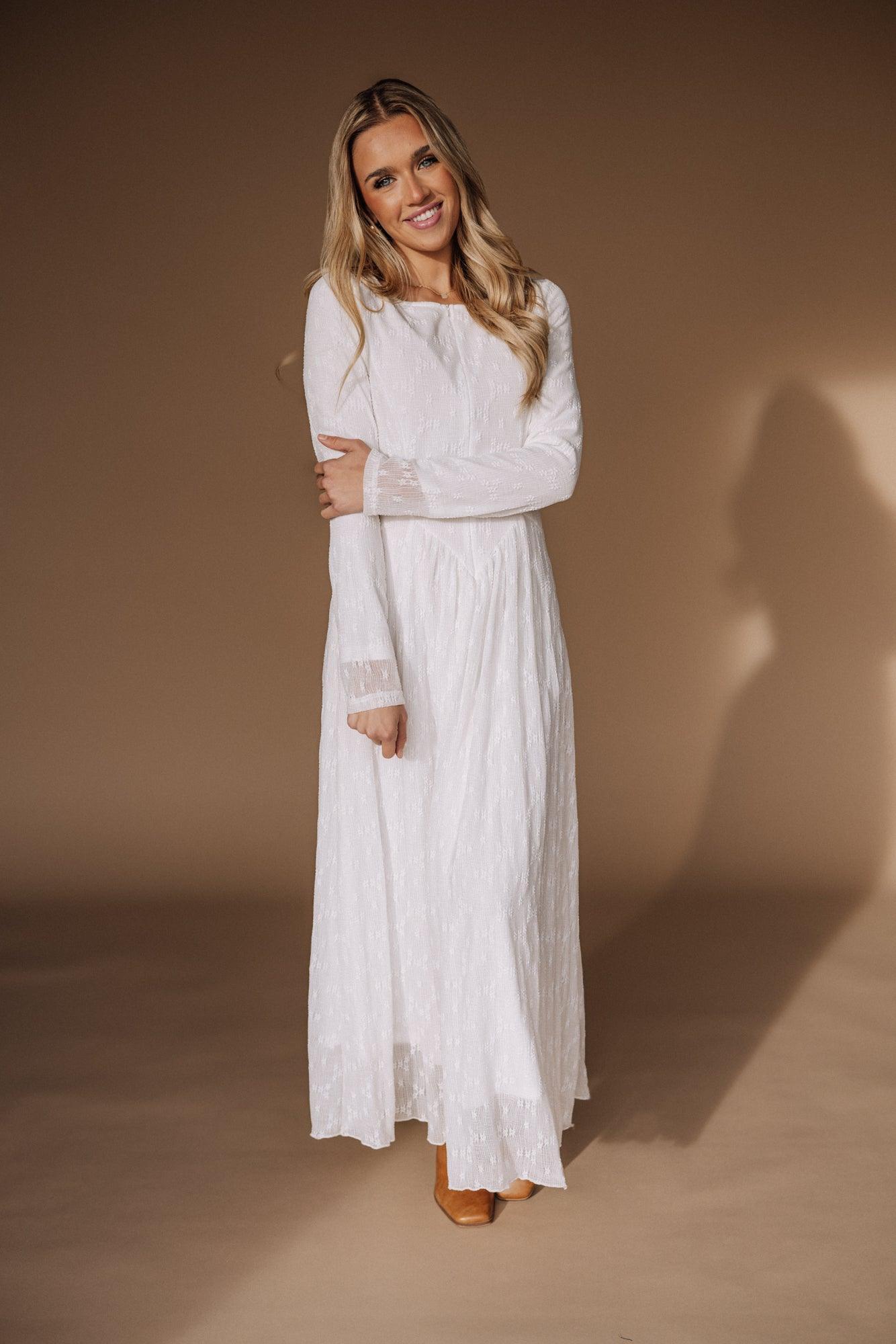 Fehrnvi in White – FEHRNVI